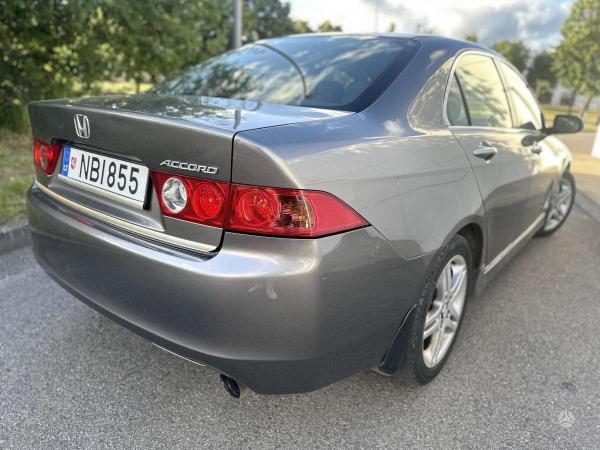 Brūns Honda Accord 2008 Viļņa, ar dzinēja tilpumu 2.00 L un nobraukumu 185 tūkst. km par 1850 €, foto 9 vietnē AUTOMOTO.COM.LV