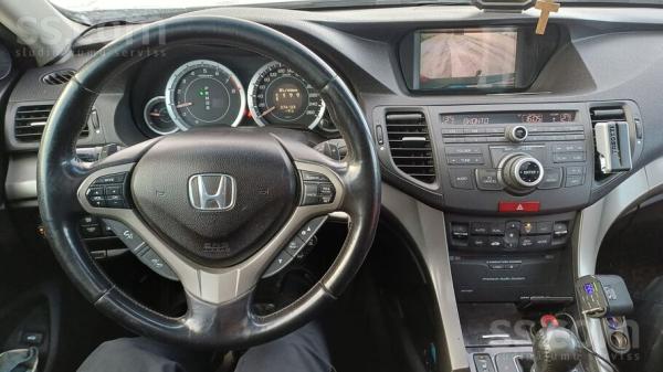 Brūns Honda Accord 2008 Talsi, ar dzinēja tilpumu 2.40 L un nobraukumu 279 tūkst. km par 2500 €, foto 5 vietnē AUTOMOTO.COM.LV