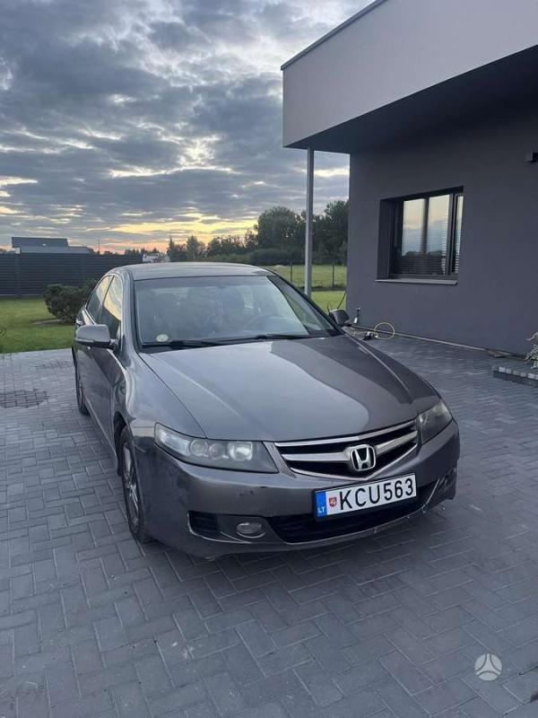 Honda Accord 2008 Kauņa vietnē Brūns Honda Accord 2008 Kauņa, ar dzinēja tilpumu 2.20 L un nobraukumu 457 tūkst. km par 850 €, foto 1 vietnē AUTOMOTO.COM.LV