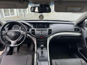 Brown Honda Accord 2010 in Vilnius, with an engine capacity of 2.20 L and mileage of 300 thousand km for 3299 €, photo 11 on AUTOMOTO.COM.LV
