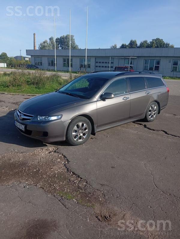 Brūns Honda Accord 2007 Rīga, ar dzinēja tilpumu 2.00 L un nobraukumu 395 tūkst. km par 2000 €, foto 1 vietnē AUTOMOTO.COM.LV