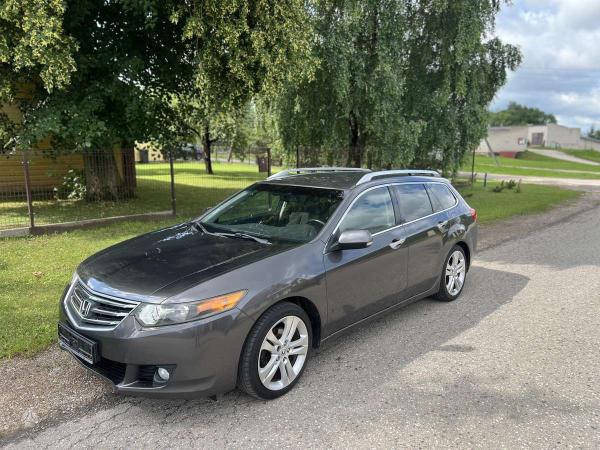 Brown Honda Accord 2010 in Utena, with an engine capacity of 2.20 L and mileage of 290 thousand km for 4350 €, photo 1 on AUTOMOTO.COM.LV