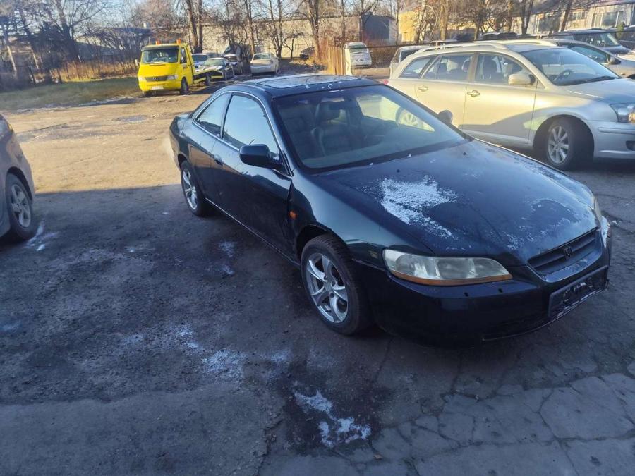 Green Honda Accord 1999 in Panevezys, with an engine capacity of 2.00 L and mileage of 245 thousand km for 1000 €, photo 5 on AUTOMOTO.COM.LV