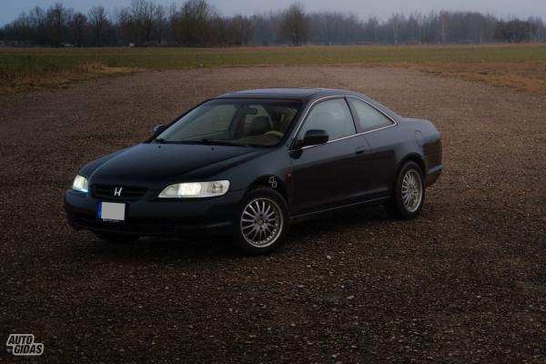 Green Honda Accord 2000 in Ukmerge, with an engine capacity of 2.00 L and mileage of 385 thousand km for 1750 €, photo 1 on AUTOMOTO.COM.LV