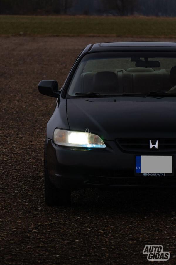 Green Honda Accord 2000 in Ukmerge, with an engine capacity of 2.00 L and mileage of 385 thousand km for 1750 €, photo 4 on AUTOMOTO.COM.LV