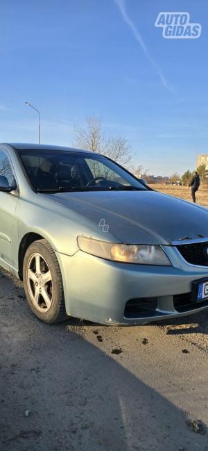 Green Honda Accord 2004 in Siauliai, with an engine capacity of 2.20 L and mileage of 304 thousand km for 600 €, photo 9 on AUTOMOTO.COM.LV