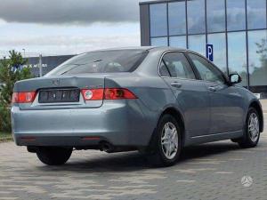Green Honda Accord 2005 in Siauliai, with an engine capacity of 2.00 L and mileage of 270 thousand km for 800 €, photo 4 on AUTOMOTO.COM.LV