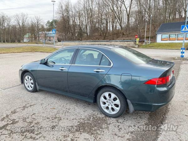 Zaļš Honda Accord 2006 Tallina, ar dzinēja tilpumu 2.00 L un nobraukumu 291 tūkst. km par 1500 €, foto 3 vietnē AUTOMOTO.COM.LV