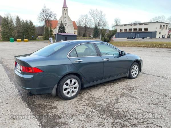 Zaļš Honda Accord 2006 Tallina, ar dzinēja tilpumu 2.00 L un nobraukumu 291 tūkst. km par 1500 €, foto 4 vietnē AUTOMOTO.COM.LV