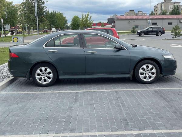 Green Honda Accord 2006 in Kaunas, with an engine capacity of 2.35 L and mileage of 192 thousand km for 1350 €, photo 4 on AUTOMOTO.COM.LV