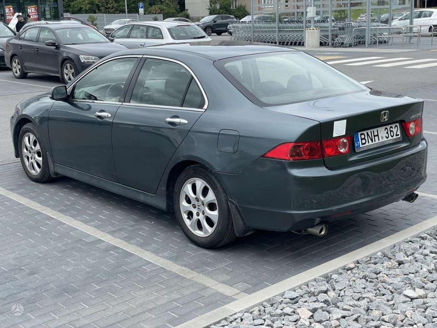 Green Honda Accord 2006 in Kaunas, with an engine capacity of 2.35 L and mileage of 192 thousand km for 1350 €, photo 8 on AUTOMOTO.COM.LV