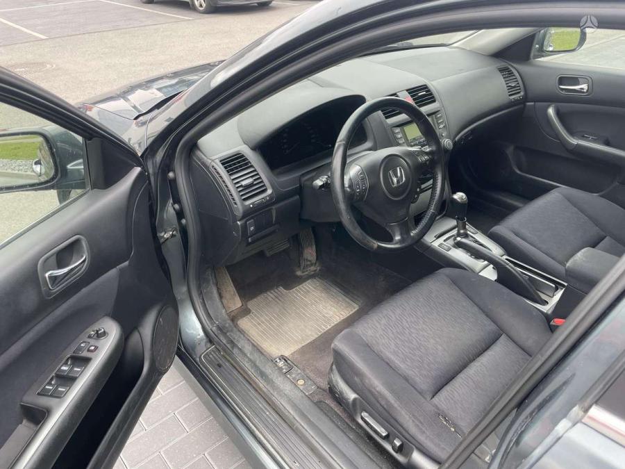 Green Honda Accord 2006 in Kaunas, with an engine capacity of 2.35 L and mileage of 192 thousand km for 1350 €, photo 10 on AUTOMOTO.COM.LV