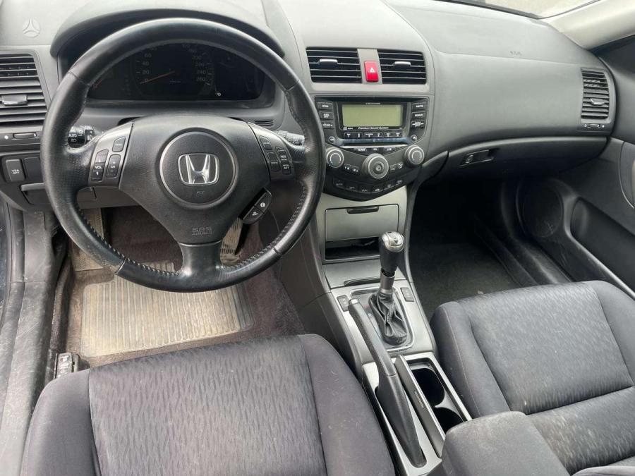Green Honda Accord 2006 in Kaunas, with an engine capacity of 2.35 L and mileage of 192 thousand km for 1350 €, photo 11 on AUTOMOTO.COM.LV
