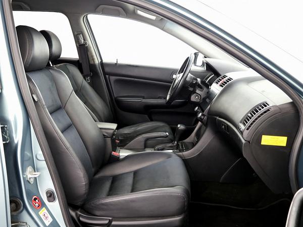 Green Honda Accord 2003 in Tallinn, with an engine capacity of 2.00 L and mileage of 323 thousand km for 999 €, photo 6 on AUTOMOTO.COM.LV