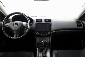 Green Honda Accord 2003 in Tallinn, with an engine capacity of 2.00 L and mileage of 323 thousand km for 899 €, photo 6 on AUTOMOTO.COM.LV