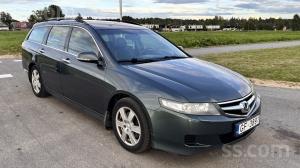 Green Honda Accord 2006 in Riga, with an engine capacity of 2.00 L and mileage of 268 thousand km for 600 €, photo 4 on AUTOMOTO.COM.LV