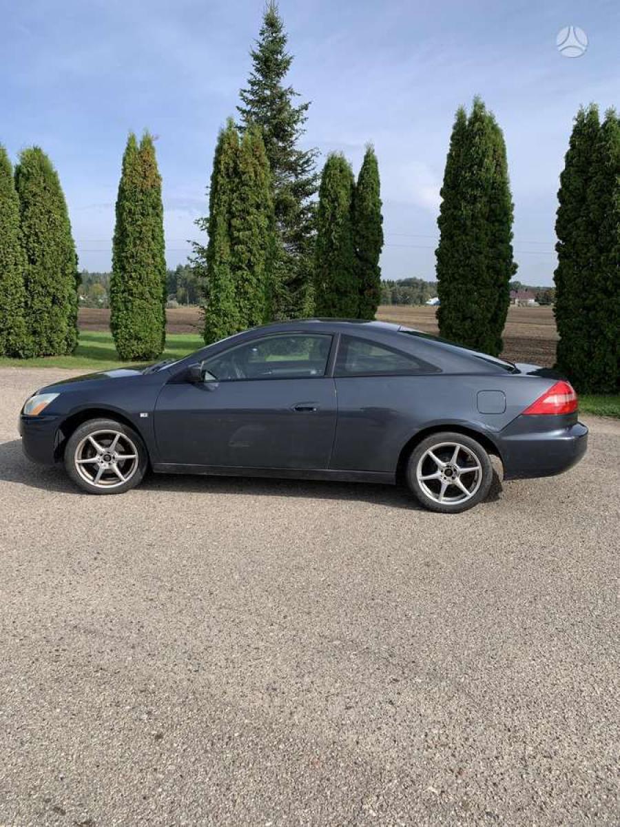 Grey Honda Accord 2003 in Sakiai, with an engine capacity of 2.35 L and mileage of 283 thousand km for 2800 €, photo 3 on AUTOMOTO.COM.LV
