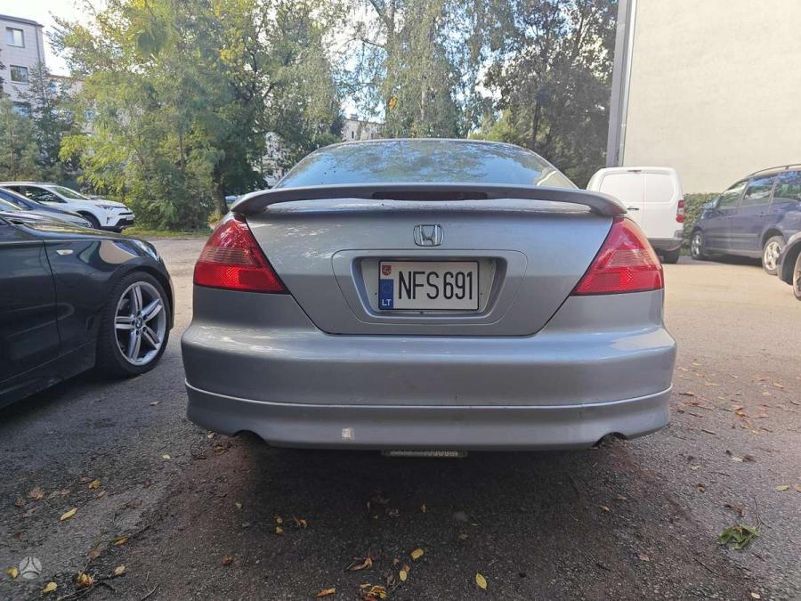 Pelēks Honda Accord 2004 Kauņa, ar dzinēja tilpumu 3.00 L un nobraukumu 247 tūkst. km par 1000 €, foto 6 vietnē AUTOMOTO.COM.LV
