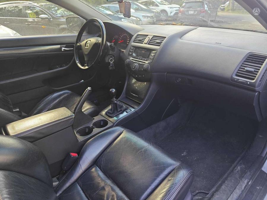 Pelēks Honda Accord 2004 Kauņa, ar dzinēja tilpumu 3.00 L un nobraukumu 247 tūkst. km par 1000 €, foto 13 vietnē AUTOMOTO.COM.LV