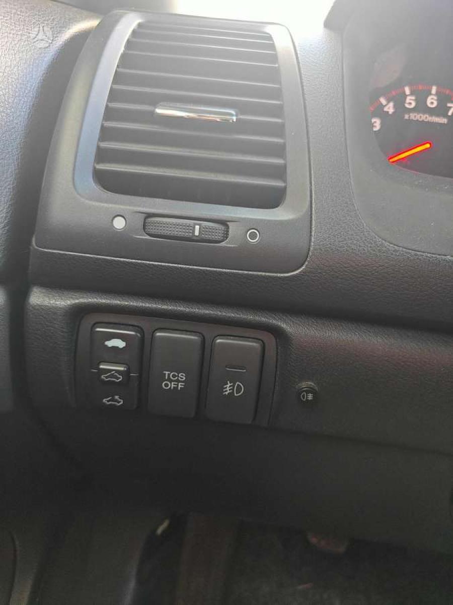 Pelēks Honda Accord 2004 Kauņa, ar dzinēja tilpumu 3.00 L un nobraukumu 247 tūkst. km par 1000 €, foto 17 vietnē AUTOMOTO.COM.LV