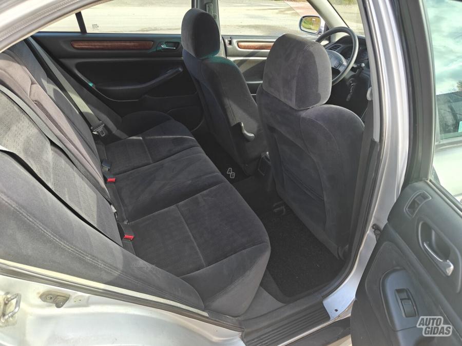 Grey Honda Accord 2002 in Vilnius, with an engine capacity of 1.80 L and mileage of 312 thousand km for 1200 €, photo 11 on AUTOMOTO.COM.LV