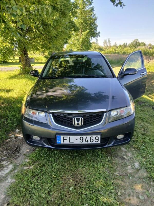 Grey Honda Accord 2005 in Jelgava, with an engine capacity of 2.00 L and mileage of 230 thousand km for 1000 €, photo 1 on AUTOMOTO.COM.LV