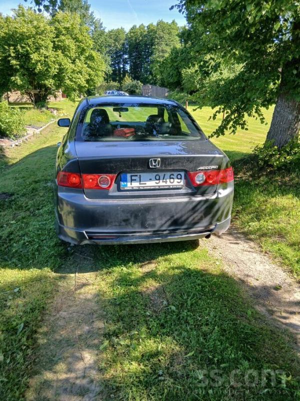 Grey Honda Accord 2005 in Jelgava, with an engine capacity of 2.00 L and mileage of 230 thousand km for 1000 €, photo 3 on AUTOMOTO.COM.LV