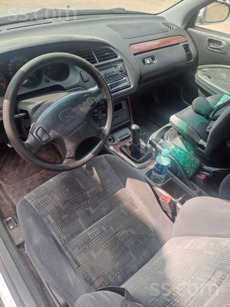 Grey Honda Accord 1998 in Tukums, with an engine capacity of 1.80 L and mileage of 318 thousand km for 1200 €, photo 7 on AUTOMOTO.COM.LV