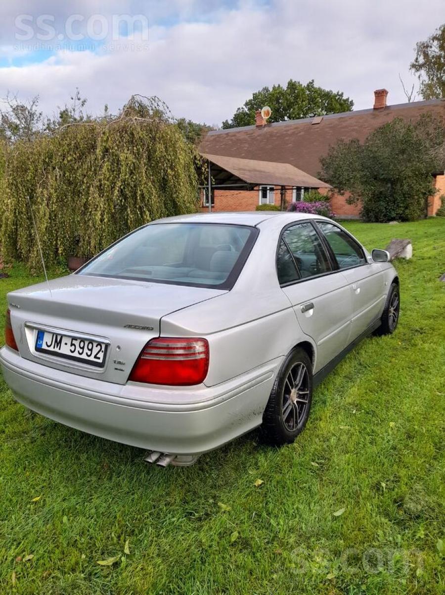 Grey Honda Accord 1998 in Tukums, with an engine capacity of 1.80 L and mileage of 318 thousand km for 1350 €, photo 5 on AUTOMOTO.COM.LV