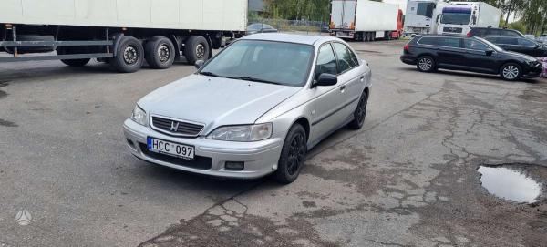 Pelēks Honda Accord 1999 Viļņa, ar dzinēja tilpumu 1.85 L un nobraukumu 93 tūkst. km par 900 €, foto 1 vietnē AUTOMOTO.COM.LV