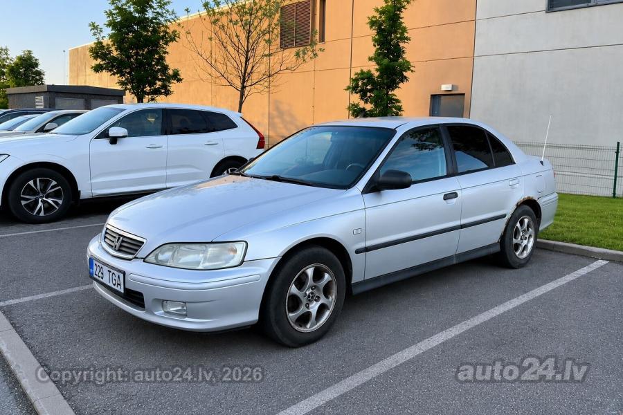Grey Honda Accord 1999 in Tallinn, with an engine capacity of 2.00 L and mileage of 305 thousand km for 899 €, photo 1 on AUTOMOTO.COM.LV
