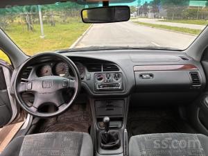 Pelēks Honda Accord 1999 Rīga, ar dzinēja tilpumu 1.80 L un nobraukumu 208 tūkst. km par 800 €, foto 5 vietnē AUTOMOTO.COM.LV