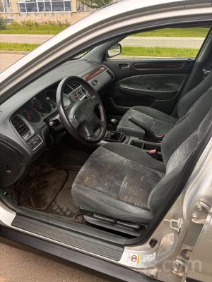 Pelēks Honda Accord 1999 Rīga, ar dzinēja tilpumu 1.80 L un nobraukumu 208 tūkst. km par 800 €, foto 6 vietnē AUTOMOTO.COM.LV