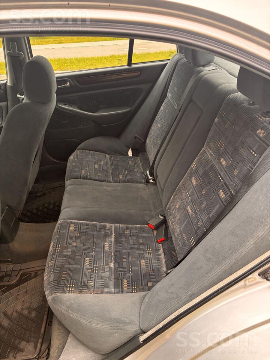 Pelēks Honda Accord 1999 Rīga, ar dzinēja tilpumu 1.80 L un nobraukumu 208 tūkst. km par 800 €, foto 9 vietnē AUTOMOTO.COM.LV