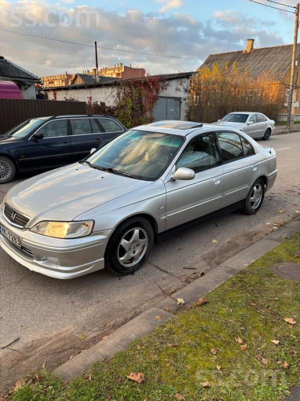 Grey Honda Accord 1999 in Kraslava, with an engine capacity of 1.80 L and mileage of 304 thousand km for 1200 €, photo 3 on AUTOMOTO.COM.LV