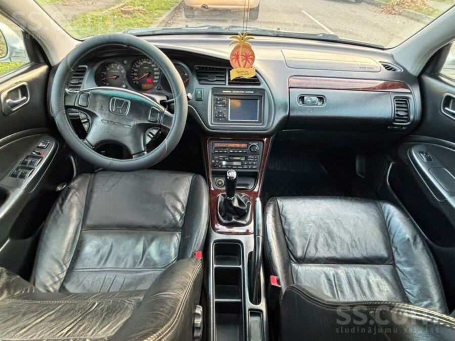 Pelēks Honda Accord 1999 Krāslava, ar dzinēja tilpumu 1.80 L un nobraukumu 304 tūkst. km par 1200 €, foto 8 vietnē AUTOMOTO.COM.LV