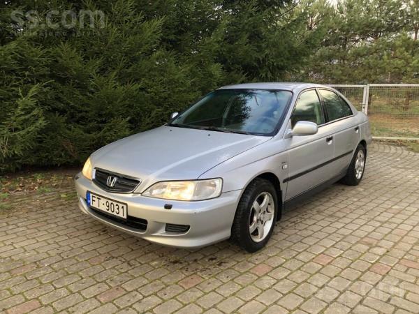 Grey Honda Accord 2002 in Riga, with an engine capacity of 1.80 L and mileage of 245 thousand km for 1250 €, photo 1 on AUTOMOTO.COM.LV