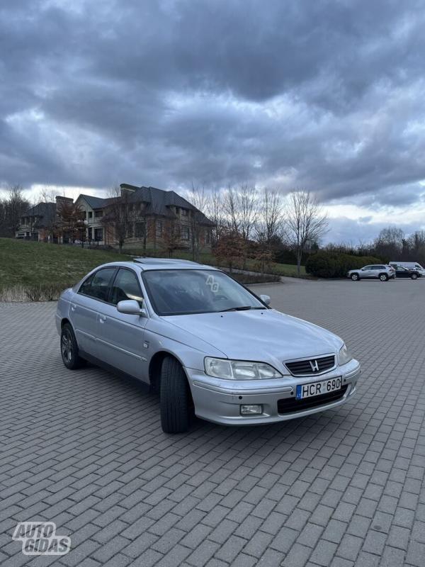 Pelēks Honda Accord 2002 Viļņa, ar dzinēja tilpumu 2.30 L un nobraukumu 314 tūkst. km par 900 €, foto 4 vietnē AUTOMOTO.COM.LV