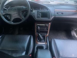 Pelēks Honda Accord 2002 Viļņa, ar dzinēja tilpumu 2.25 L un nobraukumu 380 tūkst. km par 2600 €, foto  vietnē AUTOMOTO.COM.LV