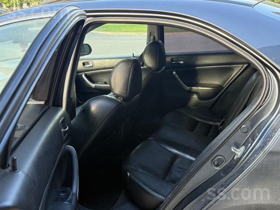 Grey Honda Accord 2003 in Riga, with an engine capacity of 2.20 L and mileage of 30 thousand km for 600 €, photo 7 on AUTOMOTO.COM.LV