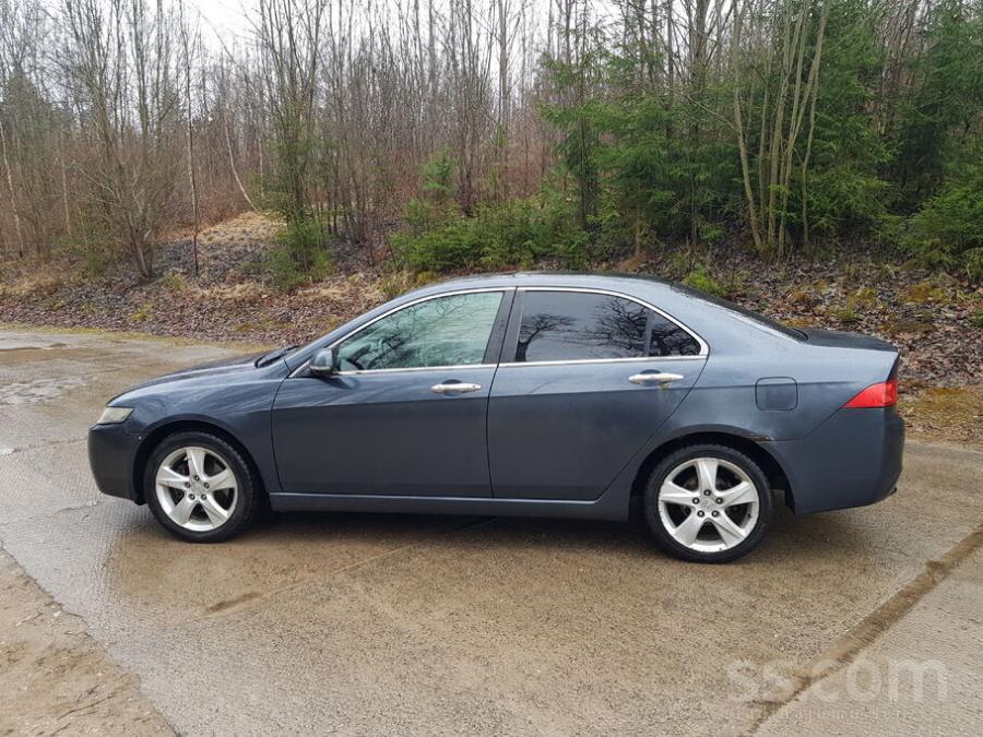 Pelēks Honda Accord 2003 Ogre, ar dzinēja tilpumu 2.20 L un nobraukumu 447 tūkst. km par 600 €, foto 1 vietnē AUTOMOTO.COM.LV