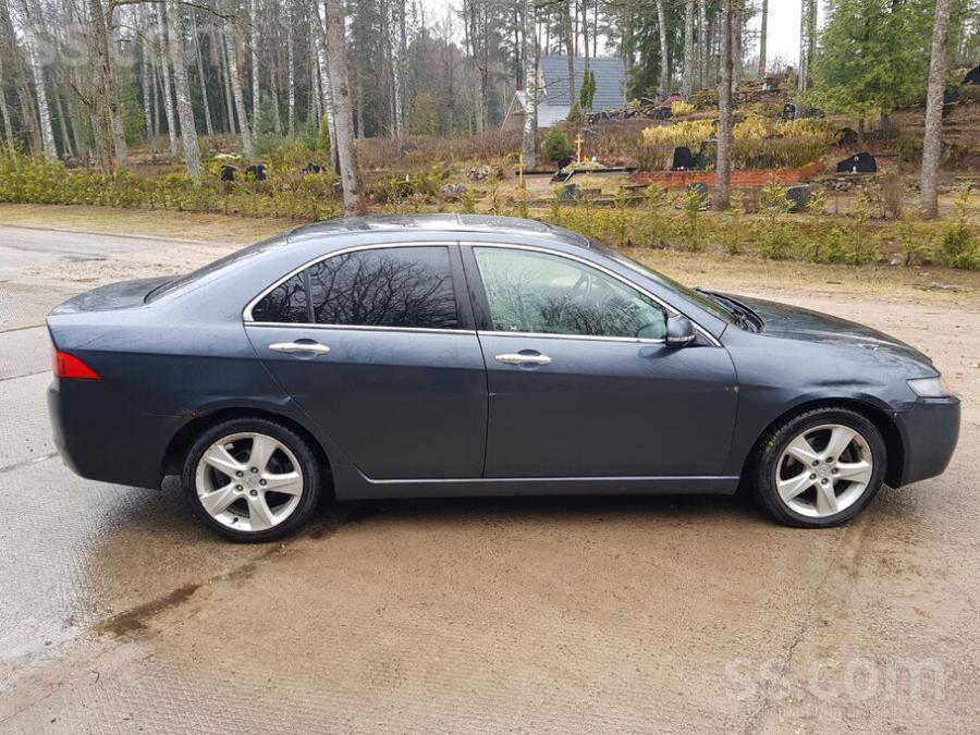 Pelēks Honda Accord 2003 Ogre, ar dzinēja tilpumu 2.20 L un nobraukumu 447 tūkst. km par 600 €, foto 6 vietnē AUTOMOTO.COM.LV