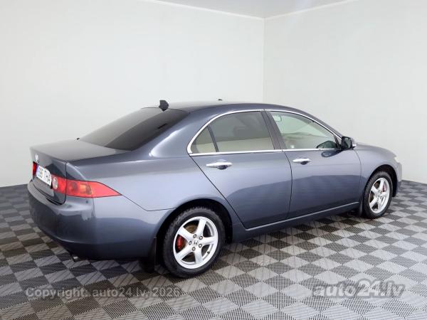 Grey Honda Accord 2003 in Tallinn, with an engine capacity of 2.00 L and mileage of 392 thousand km for 999 €, photo 3 on AUTOMOTO.COM.LV