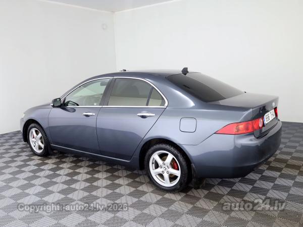 Grey Honda Accord 2003 in Tallinn, with an engine capacity of 2.00 L and mileage of 392 thousand km for 999 €, photo 4 on AUTOMOTO.COM.LV