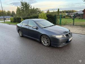 Grey Honda Accord 2003 in Vilnius, with an engine capacity of 2.35 L and mileage of 274 thousand km for 1400 €, photo 3 on AUTOMOTO.COM.LV