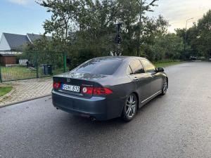 Grey Honda Accord 2003 in Vilnius, with an engine capacity of 2.35 L and mileage of 274 thousand km for 1400 €, photo 5 on AUTOMOTO.COM.LV