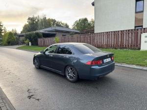 Grey Honda Accord 2003 in Vilnius, with an engine capacity of 2.35 L and mileage of 274 thousand km for 1400 €, photo 7 on AUTOMOTO.COM.LV