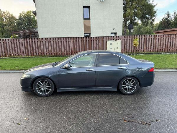 Grey Honda Accord 2003 in Vilnius, with an engine capacity of 2.35 L and mileage of 274 thousand km for 1400 €, photo 8 on AUTOMOTO.COM.LV