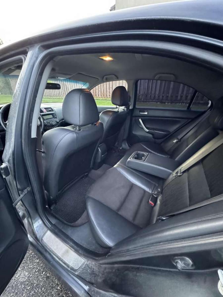 Grey Honda Accord 2003 in Vilnius, with an engine capacity of 2.35 L and mileage of 274 thousand km for 1400 €, photo 12 on AUTOMOTO.COM.LV