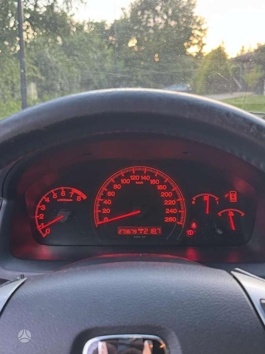Grey Honda Accord 2003 in Vilnius, with an engine capacity of 2.35 L and mileage of 274 thousand km for 1400 €, photo 15 on AUTOMOTO.COM.LV